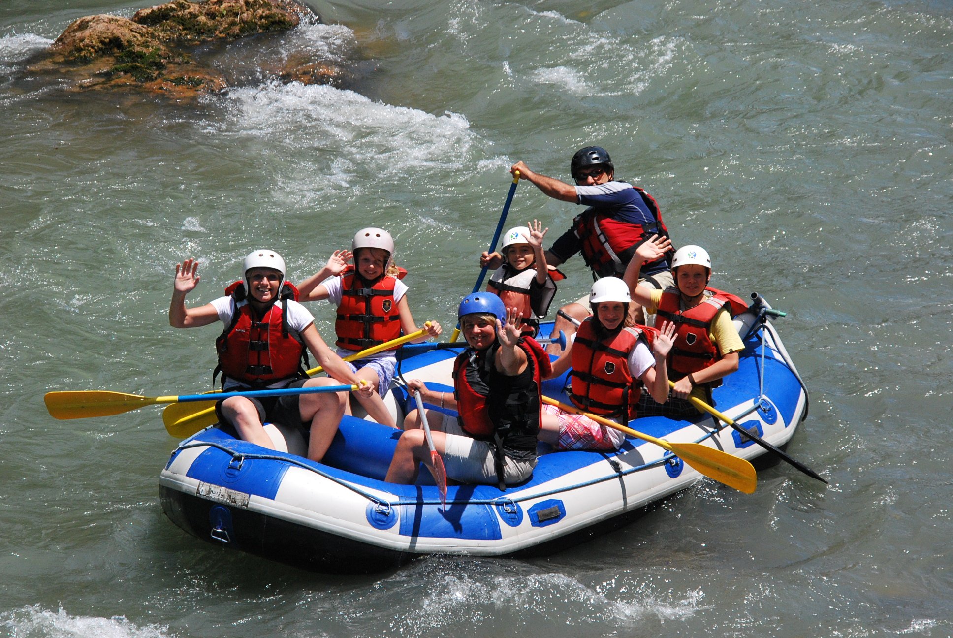 Family River Rafting - Explornatura